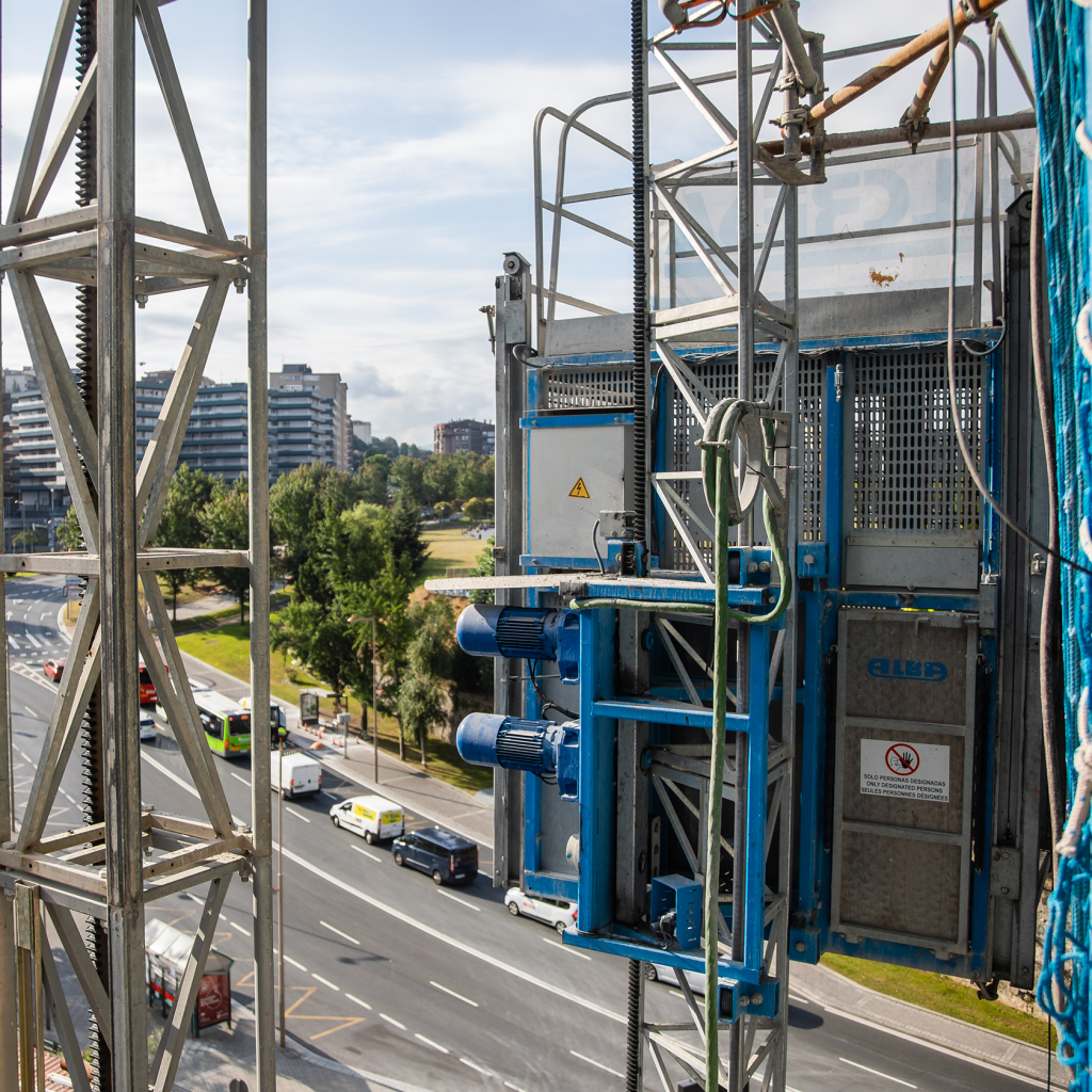 ALBA EPM 1000V Construction Hoist - Bee Access