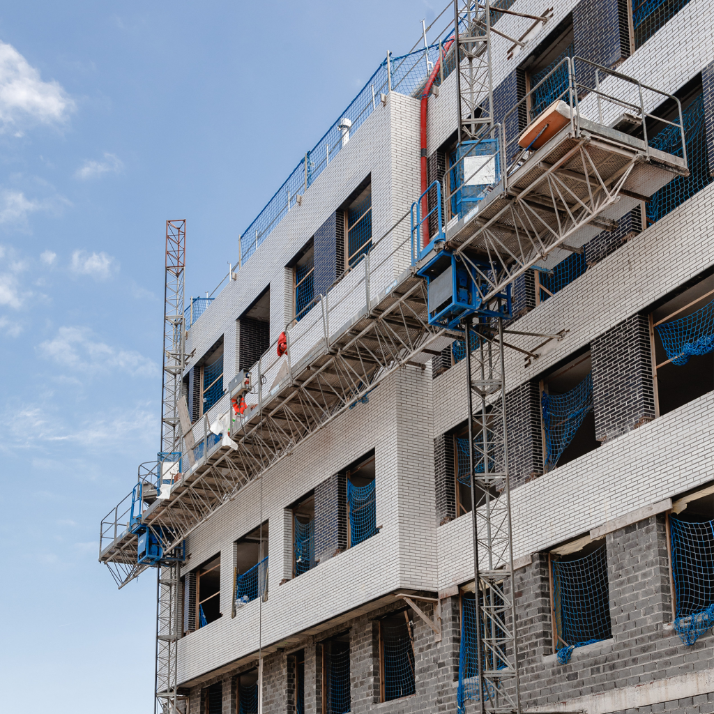 ALBA PEC 120 Mast Climber - Bee Access