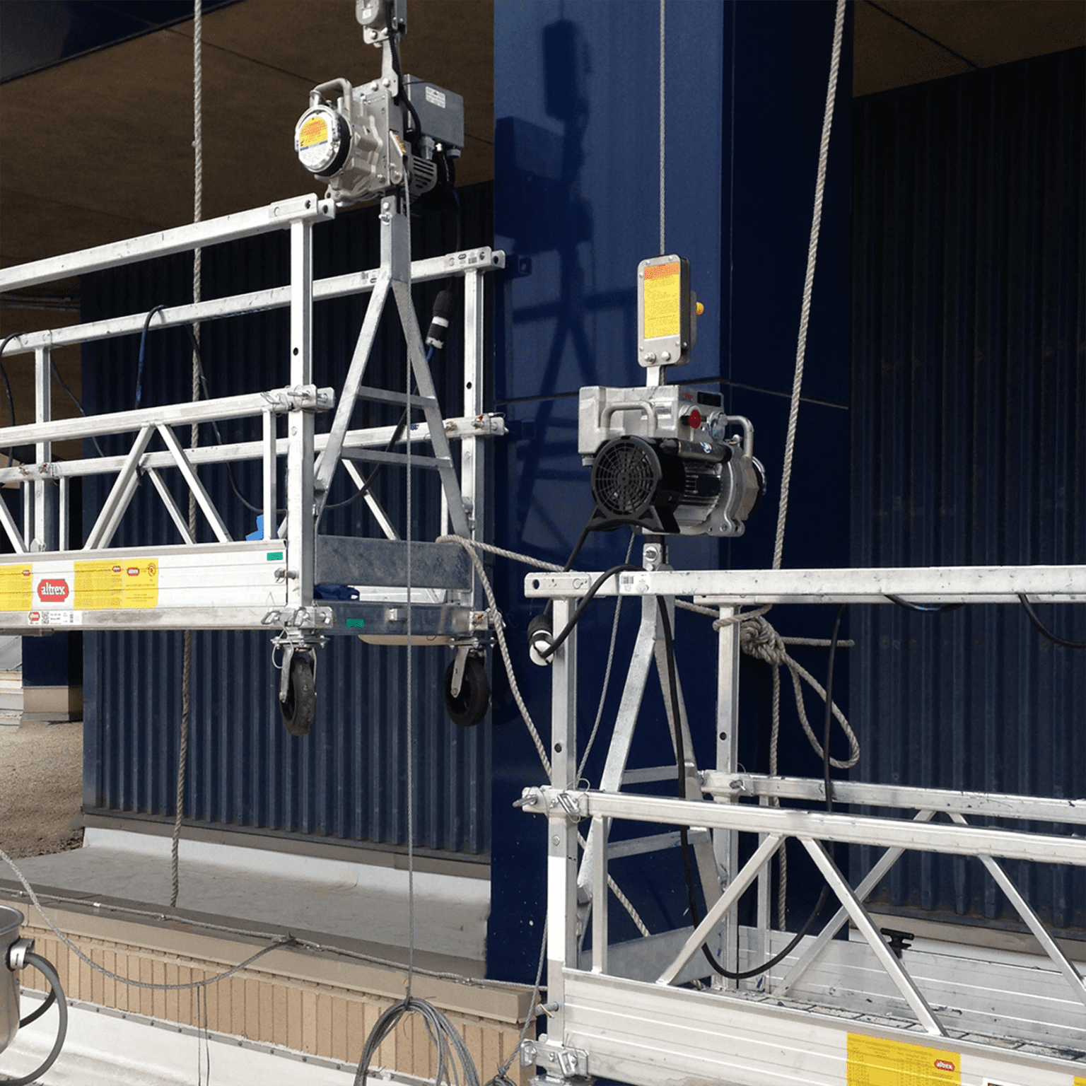 BISOMAC 210 Traction Hoist - Bee Access