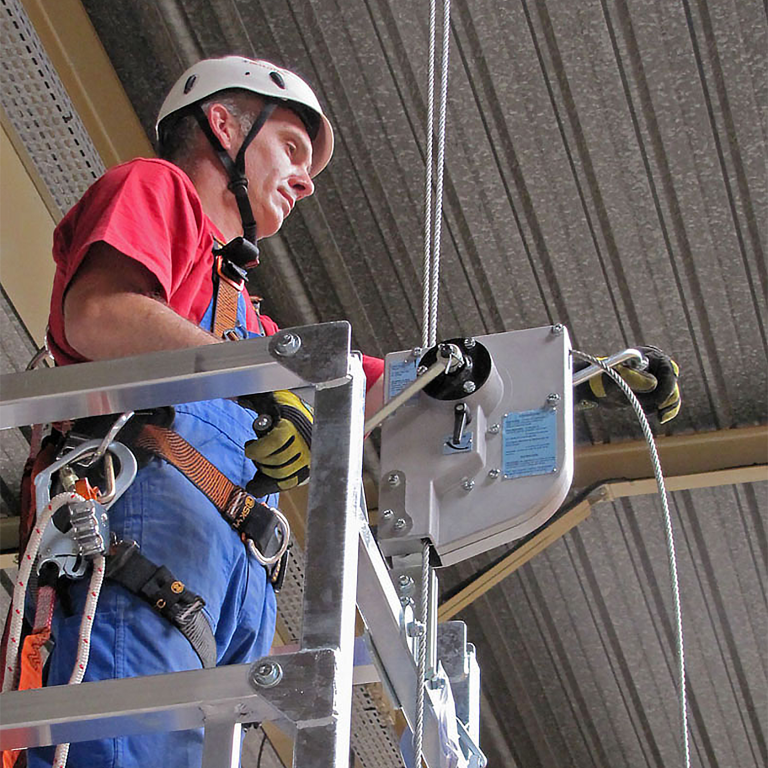 Fixator m.Lift 400 Manual Hoist - Bee Access