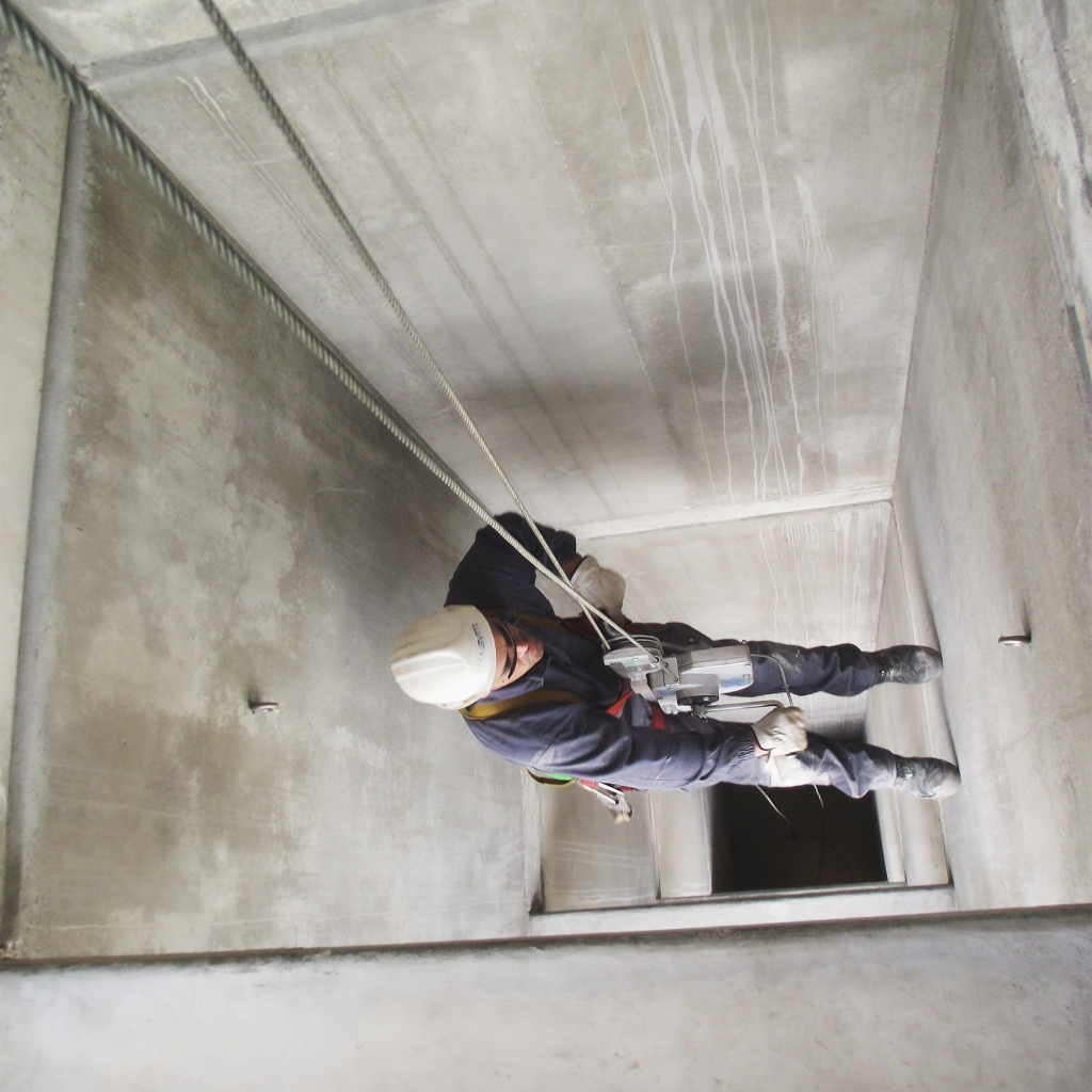 Fixator m.Lift 400 Manual Hoist - Bee Access